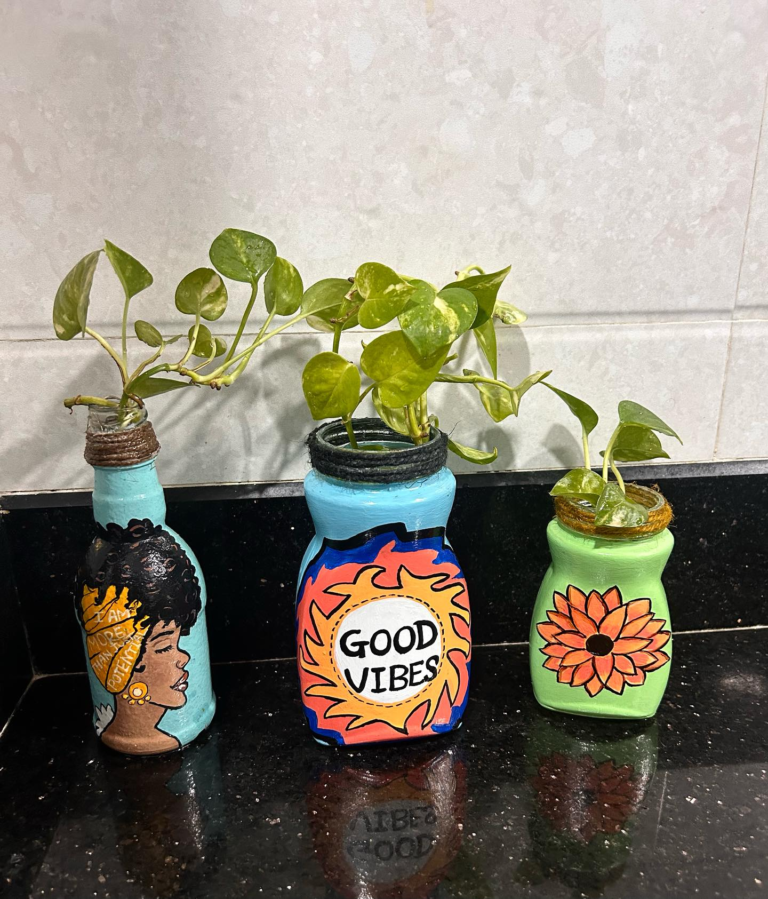 22 Bottle Plants Ideas for Stunning Recycled Bottle Vertical Gardens ...